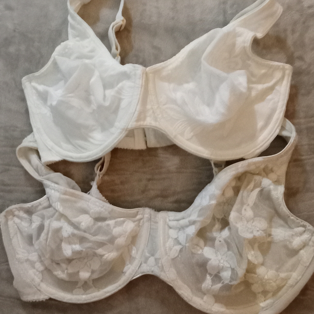 Two Olga Minimizer White Lace Underwire Bra, 34dd - Gem